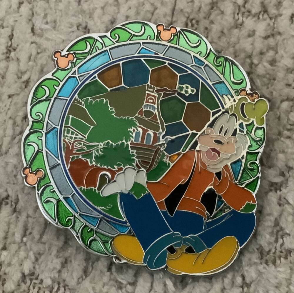 Hong Kong Disneyland Attraction Mosaics - Goofy at Tarzan's Treehouse | PIN 100422