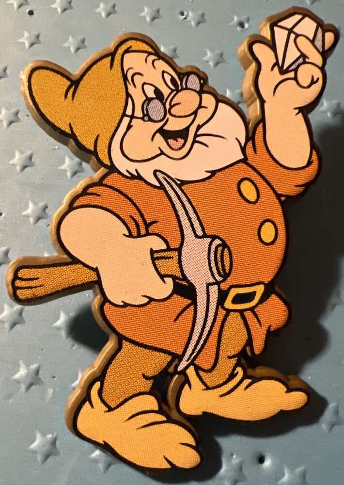 Snow White and Seven Dwarfs Dufort & Sons - Doc | PIN 102759