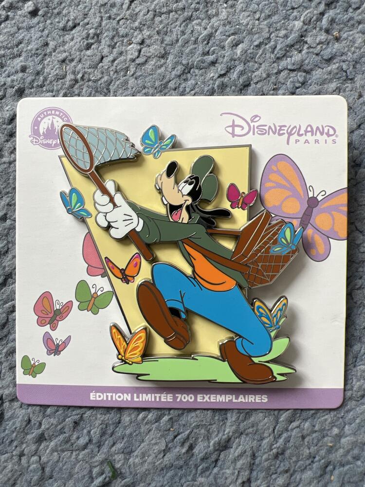 Papillon Butterfly Series - Goofy - Butterfly | PIN 104025