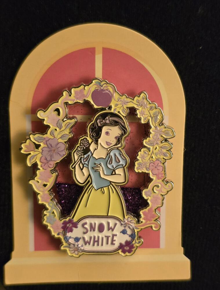 Miniso - Disney Princess Collection Glitter Metal Badge Mystery Box ...