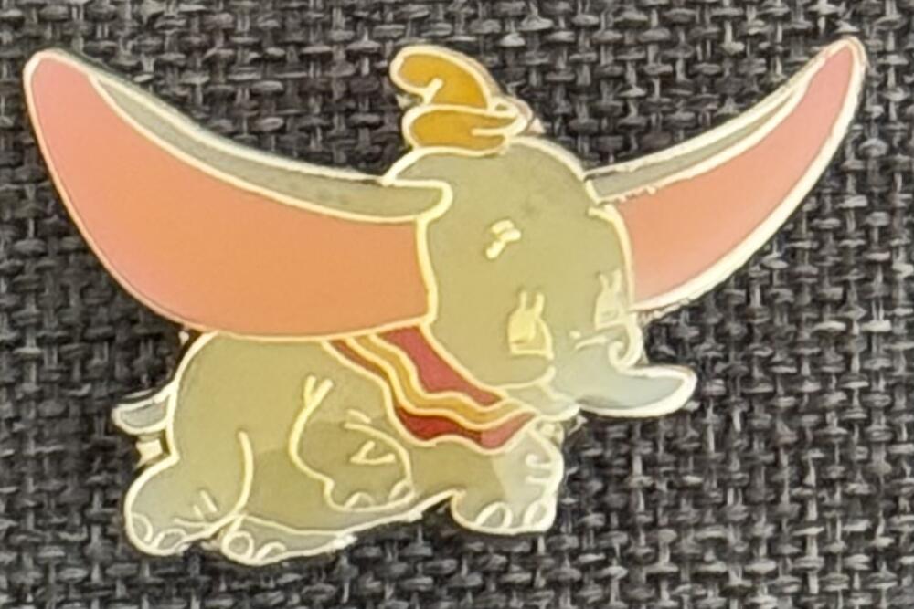 Disney Store Japan Mini Pin Set - Dumbo 3 pin Set - #3 Dumbo Flying ...