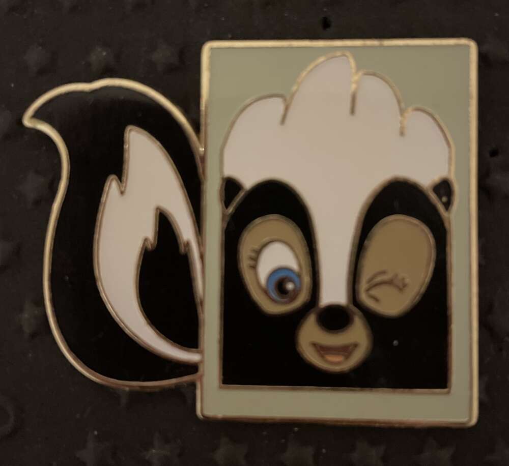 Square Characters - Flower | PIN 112256