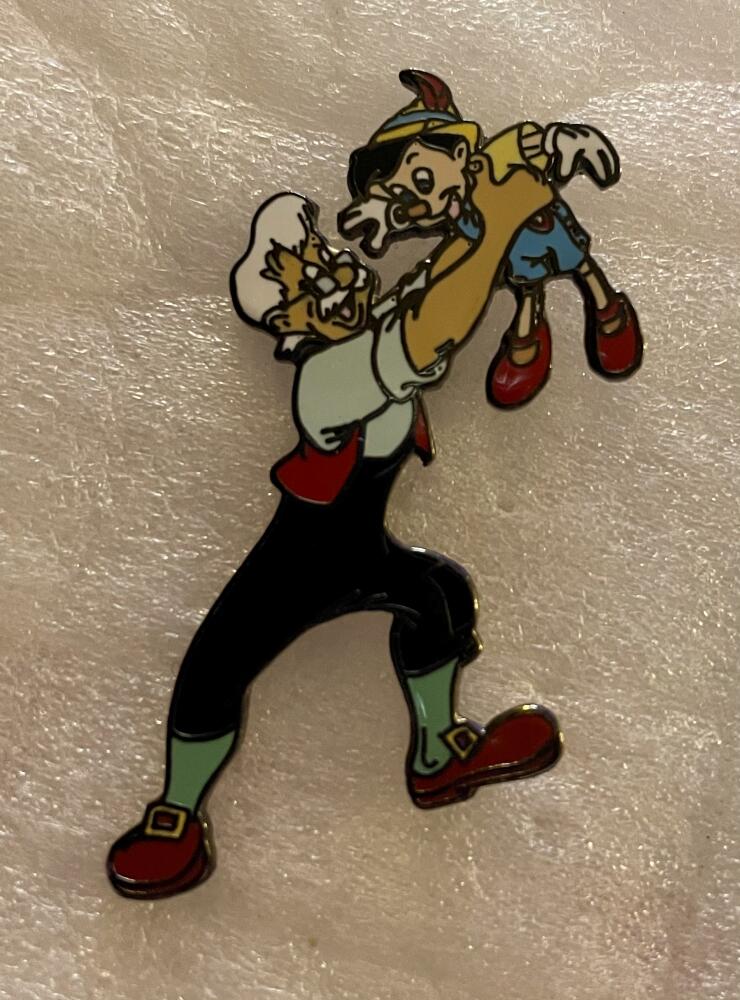 Memorable Moments - Geppetto Lifting Pinocchio Up | PIN 112300
