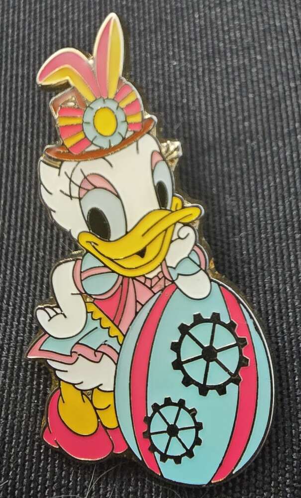 Tokyo DisneySea Abu's Bazaar Game Prizes - Daisy Duck Ornamental Easter ...