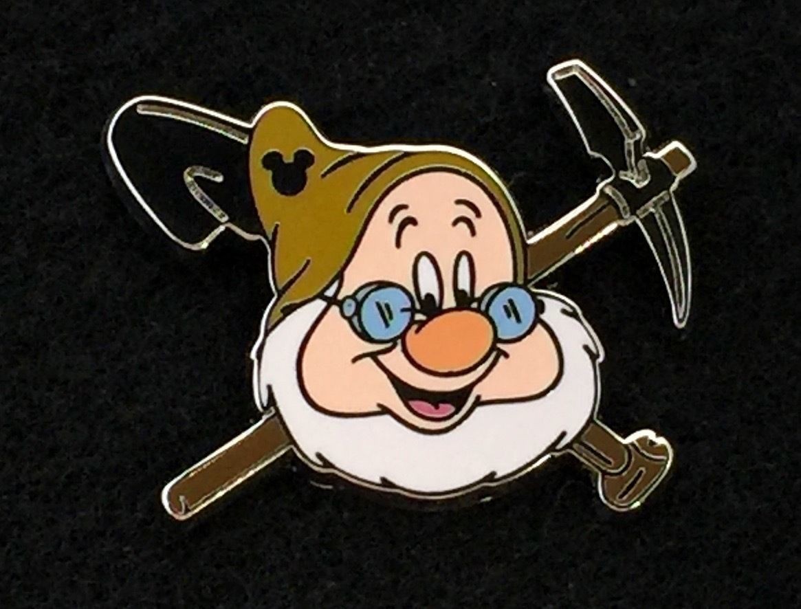 2014 Hidden Mickey - The Seven Dwarfs - Doc | PIN 16932