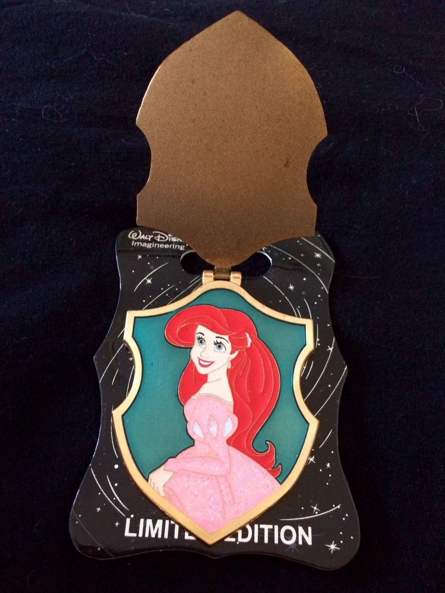 Hinged Princess Crest - Ariel | PIN 9724