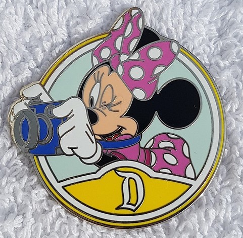 Circle Icon D Mystery - Minnie Mouse | PIN 15971
