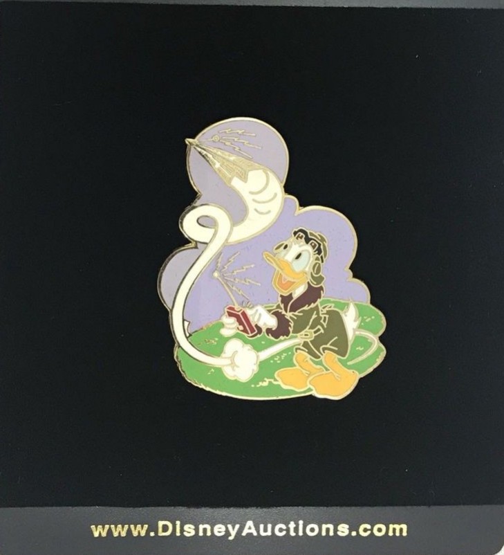 Donald Duck Paper Airplane | PIN 6871