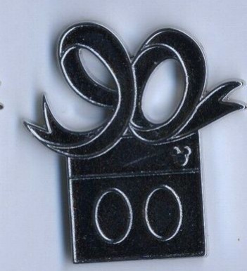 DLR/WDW Hidden Mickey Series 2019 Wave A: Character Presents - Mickey ...