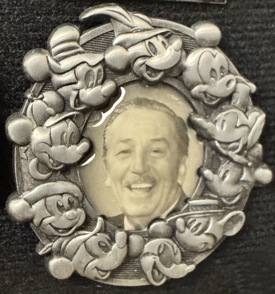 Walt Disney - Mickey Through the Years Sculpted Frame Portrait | PIN 45305