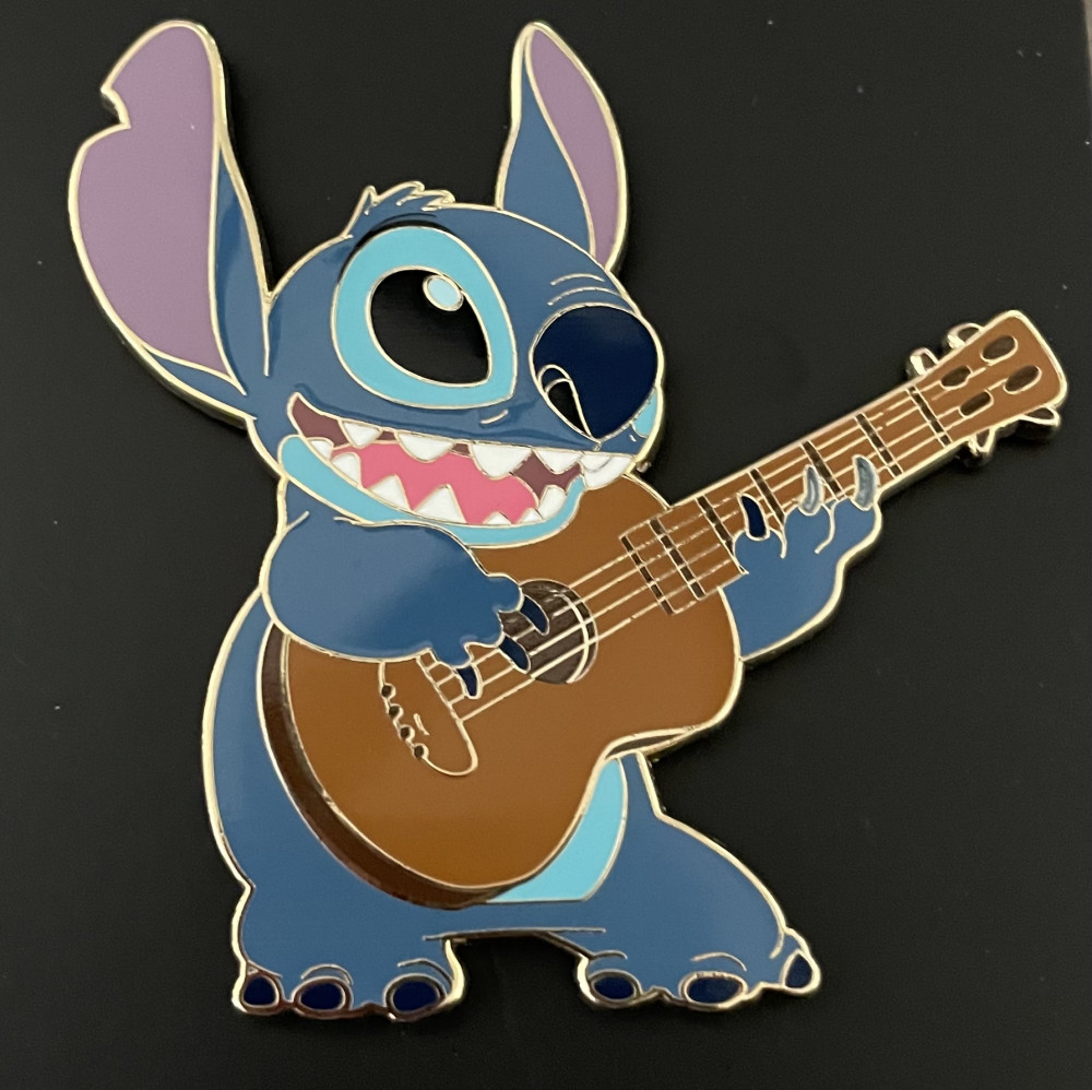 Characters with Guitars - Stitch playing a guitar | PIN 46245
