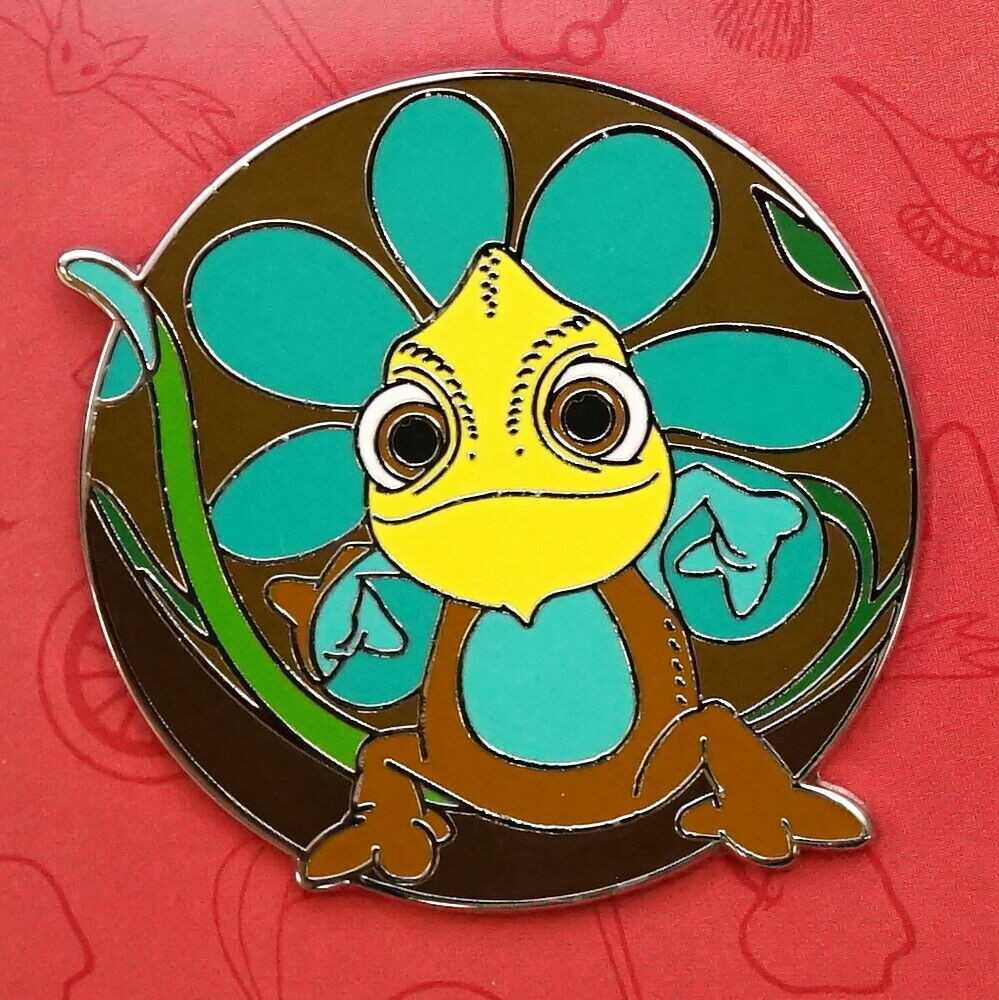 Disney Disguises Mystery Set 2 - Pascal disguised as a flower | PIN 36322