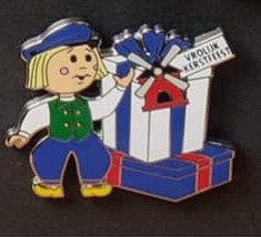 It's A Small World Holiday Mystery Pin Collection 2020 - Dutch Boy with ...