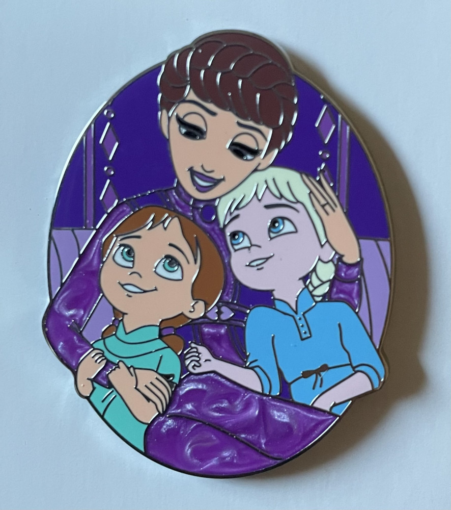 Frozen - Young Anna and Elsa with Mom Queen Iduna | PIN 56821
