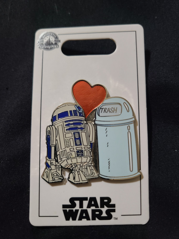 Star Wars - R2-D2 Heart Trash Can (Non-Pink Background) | PIN 58915