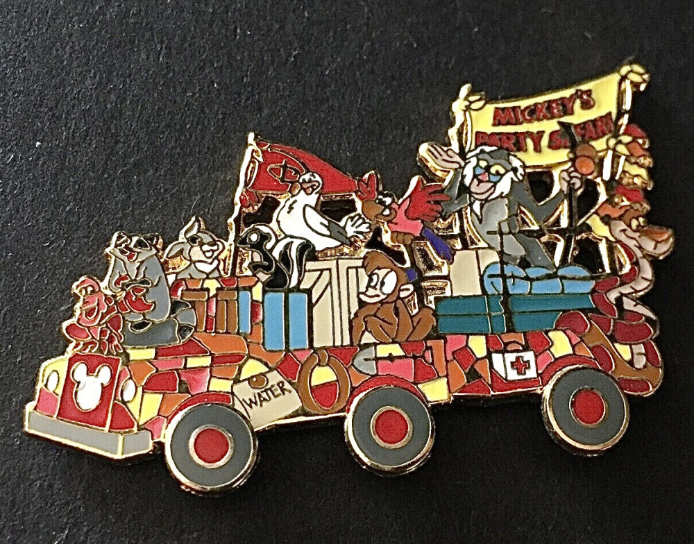 Jammin’ Jungle Parade - Rafiki and Animal Friends on Parade Float ...