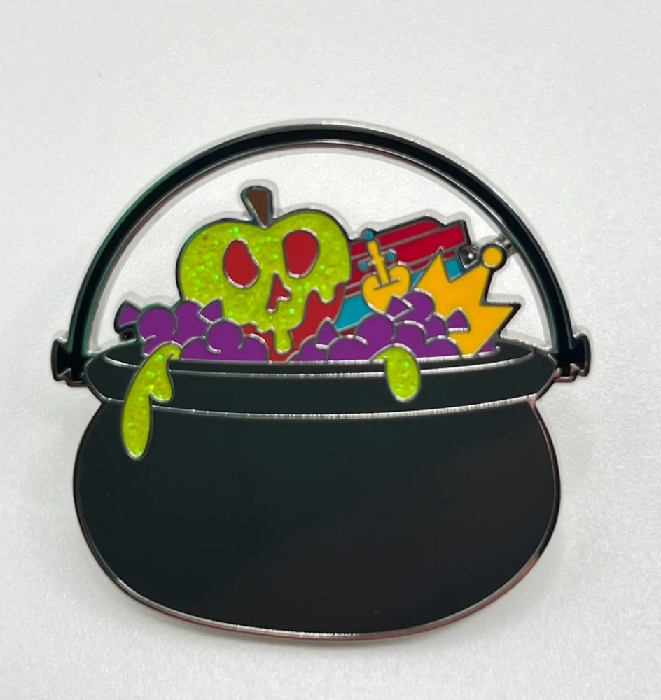 Villains Trick-or-Treat Buckets - Evil Queen | PIN 64672