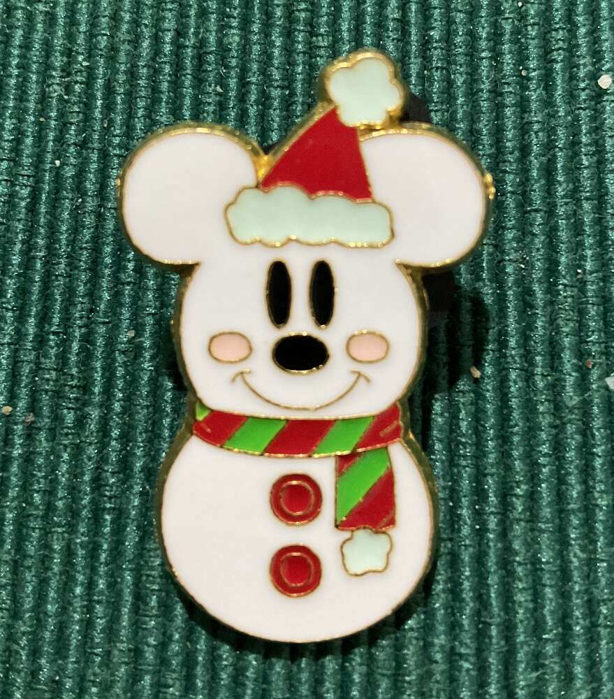 Mickey and Minnie as Snowmen - Mickey with Hat | PIN 65497