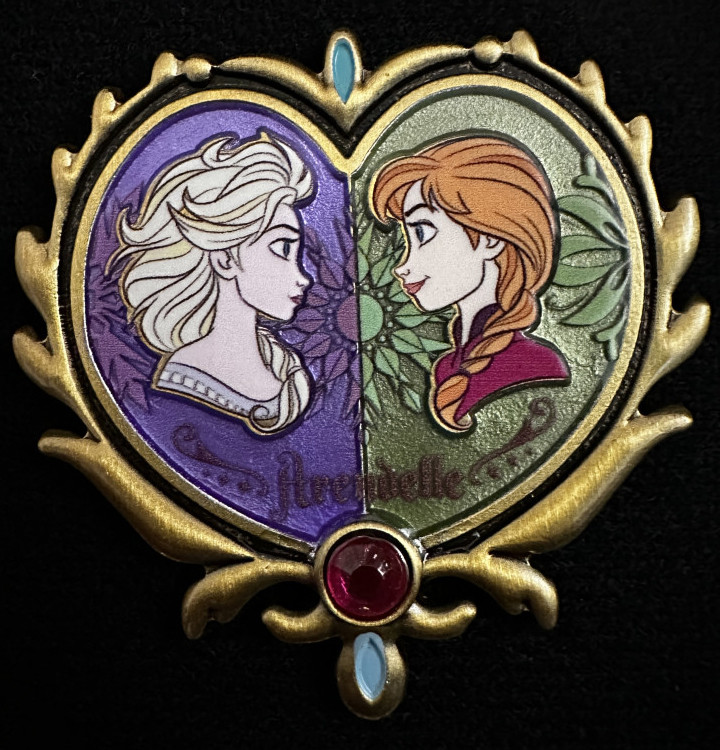 World of Frozen - Anna and Elsa Arendelle Heart Crest | PIN 76634