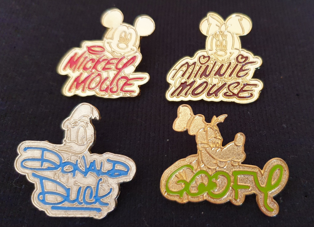 Cast Lanyard Series II - Signatures - Complete Set | PIN 77726