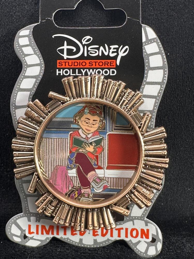 D23 Expo 2024: Circle of Books Collection - Meilin Lee | PIN 83460