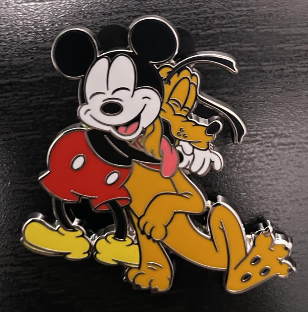 Magic Key - Souvenir Pin Giveaway - Mickey & Pluto | PIN 90755