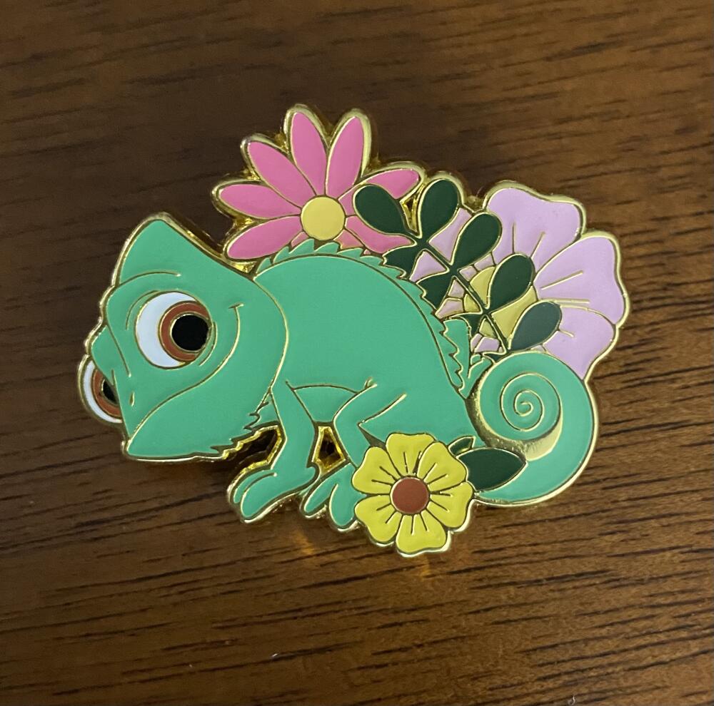 Disney sidekicks floral - Pascal | PIN 93403