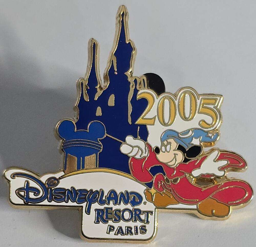 Disneyland Paris Castle Series - Sorcerer Mickey Castle and Watertower ...