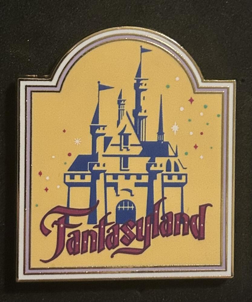Fantasyland HKDL Sign | PIN 96212