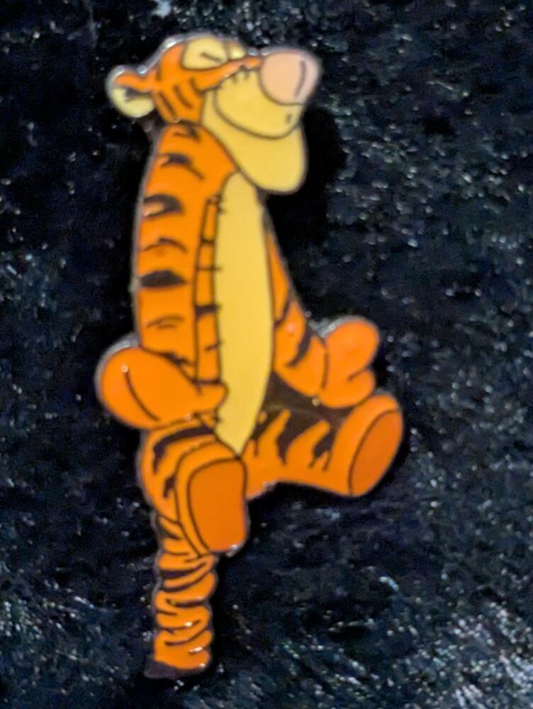 Winnie the Pooh - Tigger Bouncing on His Tail - Winnie the Pooh and ...