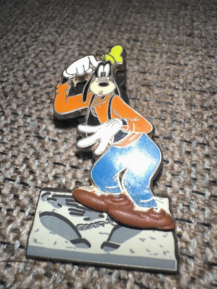 Goofy - Goofy in Wet Concrete | PIN 98763